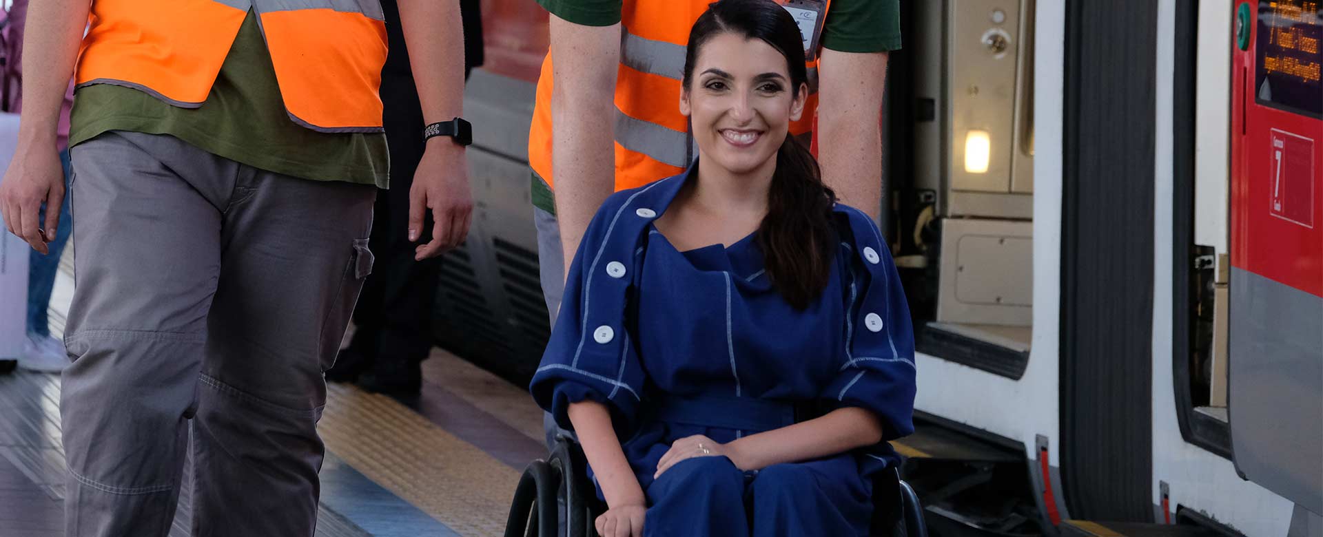 Iulia Barton e Gruppo FS insieme per la moda inclusiva